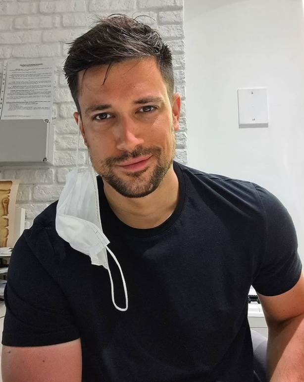 Najprivlačniji srpski doktor na svetu Vasilije Vujović o hirurgiji i ...