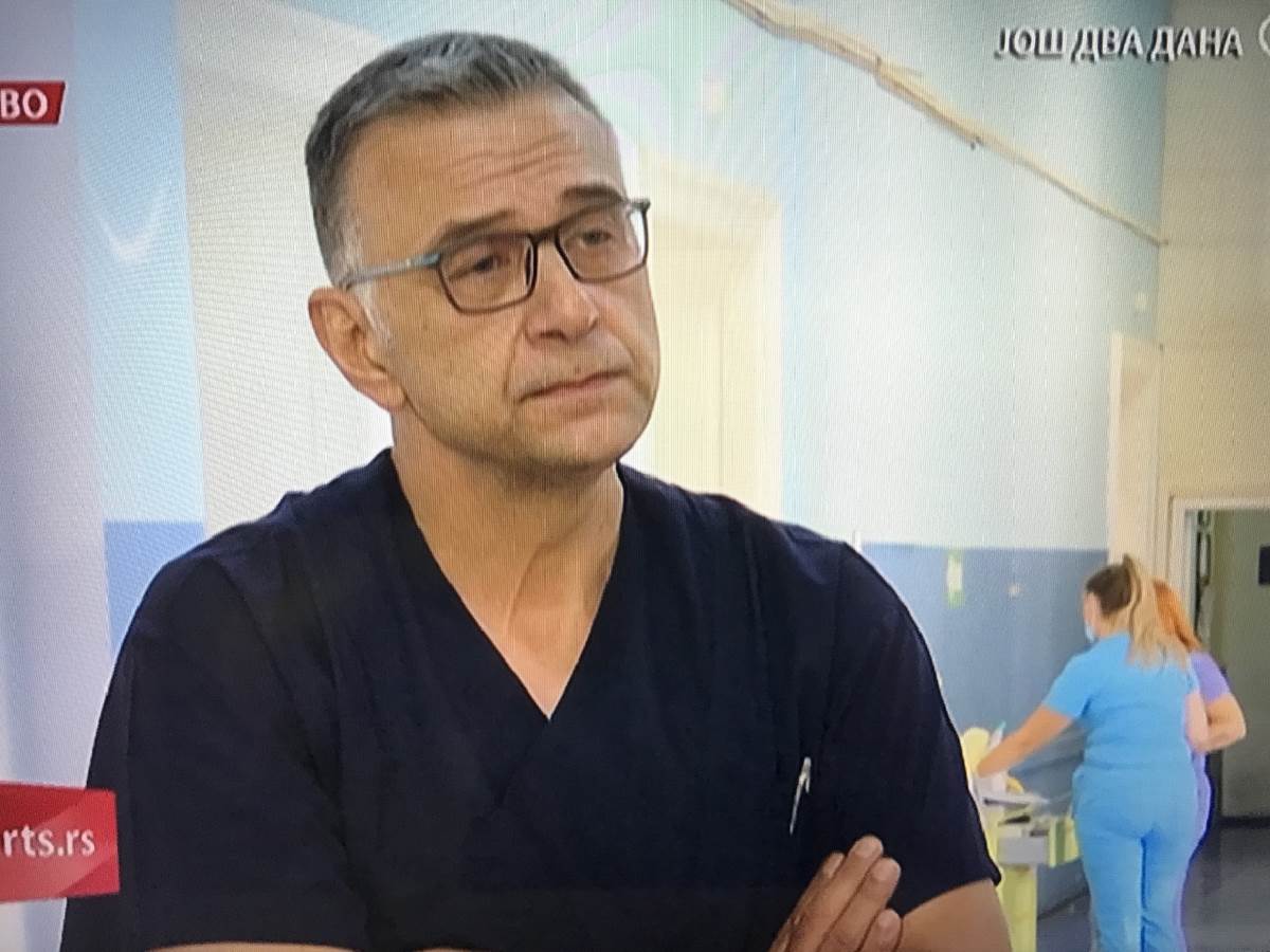Ortoped o povredama na bazenu | Mondo