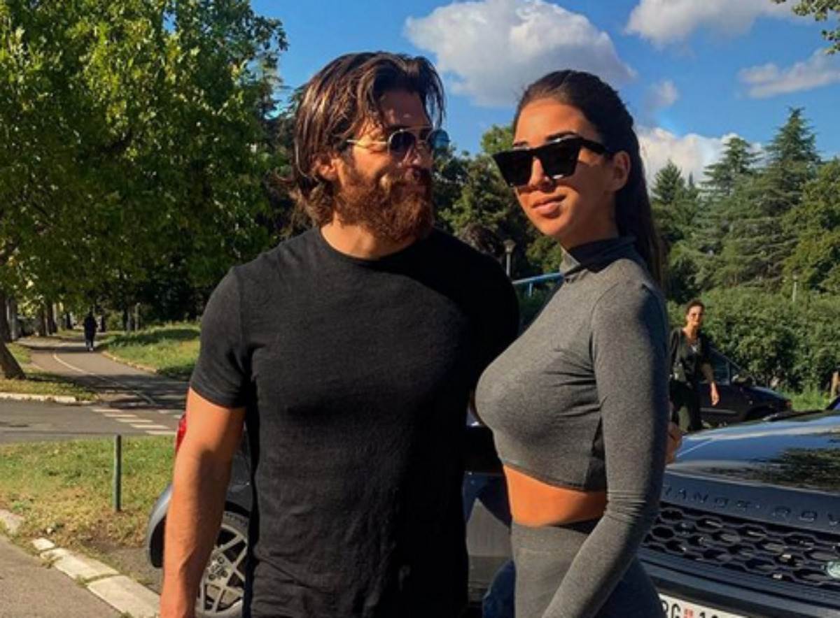 Džan Jaman u Beogradu slika sa unukom Predraga Živkovića Tozovca | Mondo