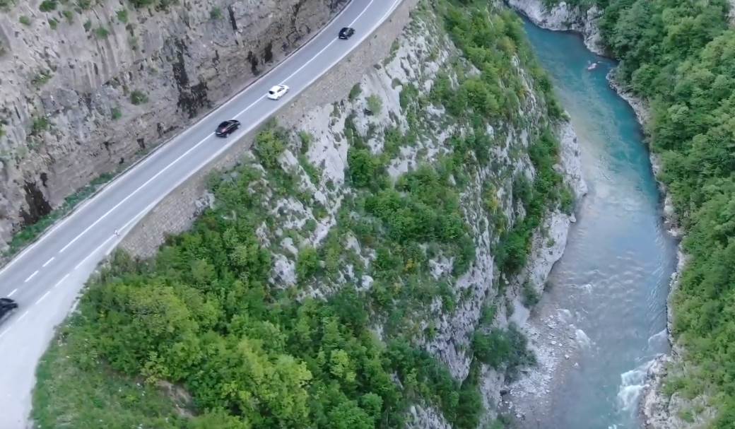 Detalji saobracajne nesreće u kanjonu Morače | Mondo