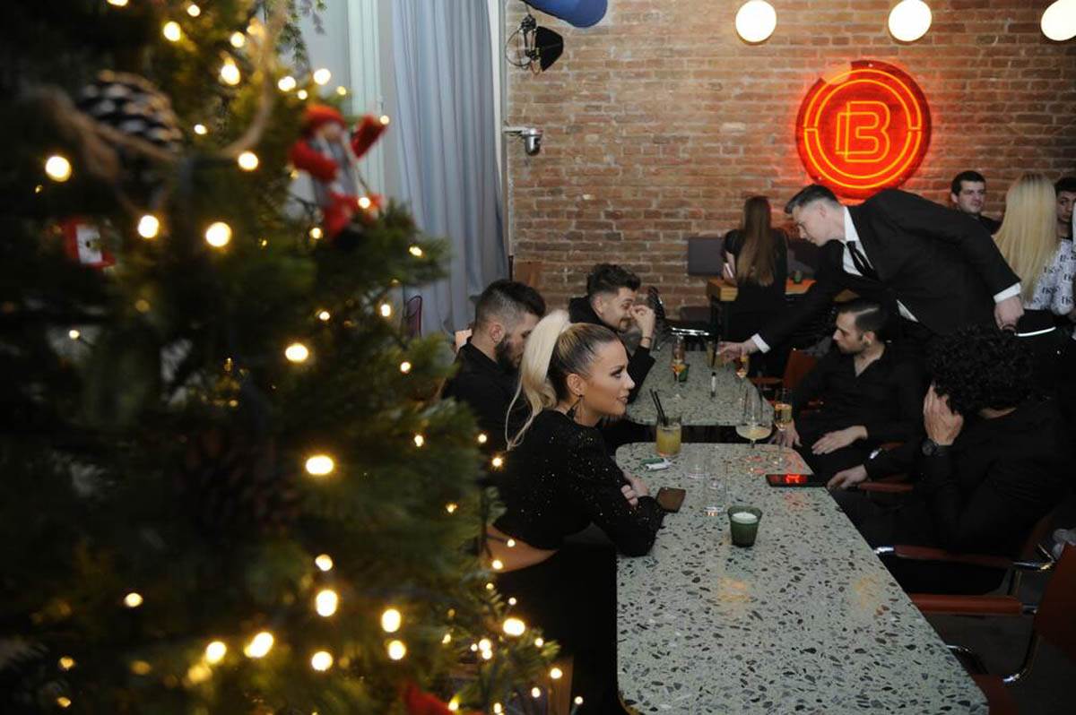 Rijaliti bar novogodišnja žurka | Mondo