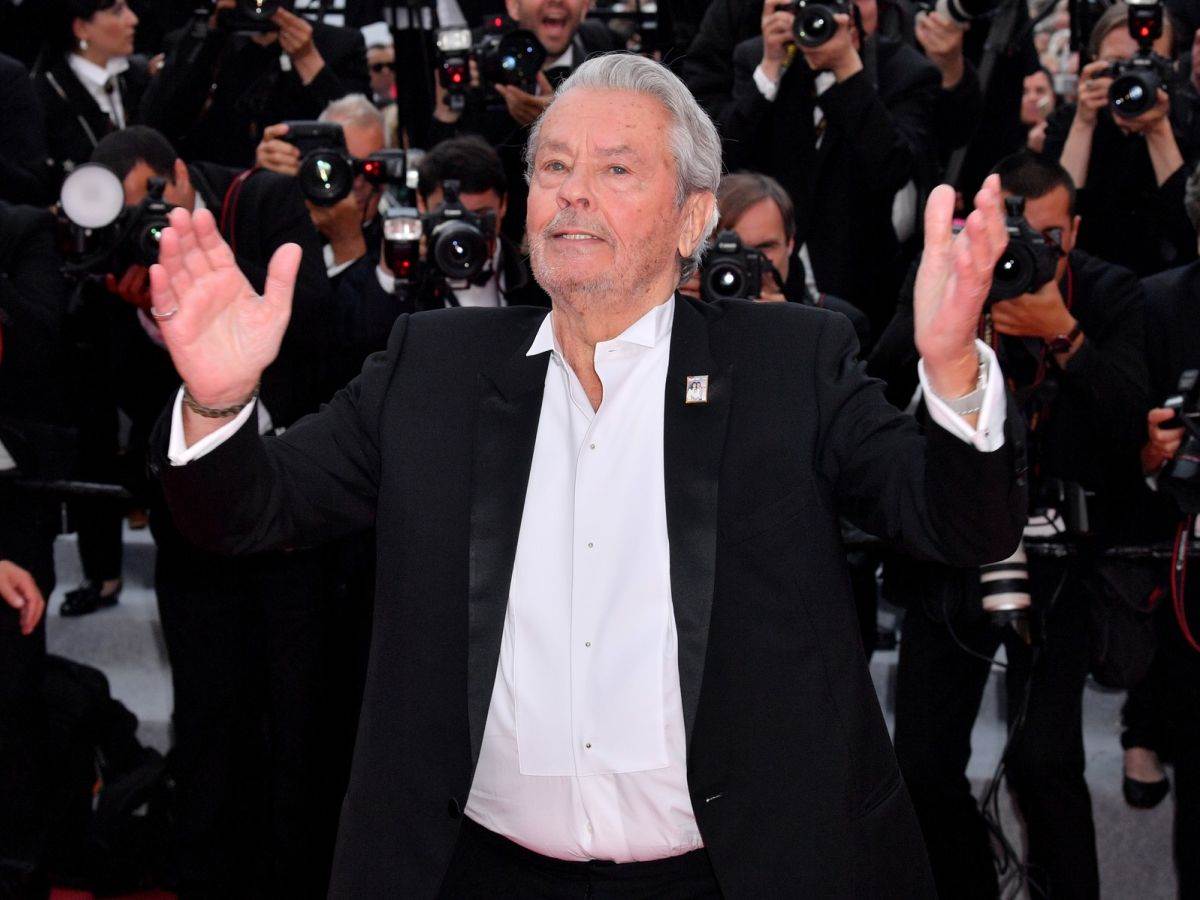 Alen Delon u životnoj opasnosti | Mondo