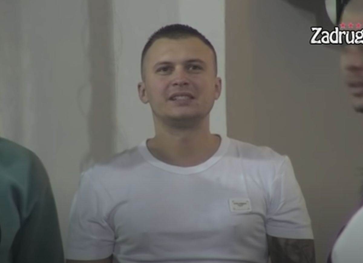 Stefan Karić primljen u bolnicu izveden iz Zadruge | Mondo Stefan Karić primljen u bolnicu izveden iz Zadruge | Mondo