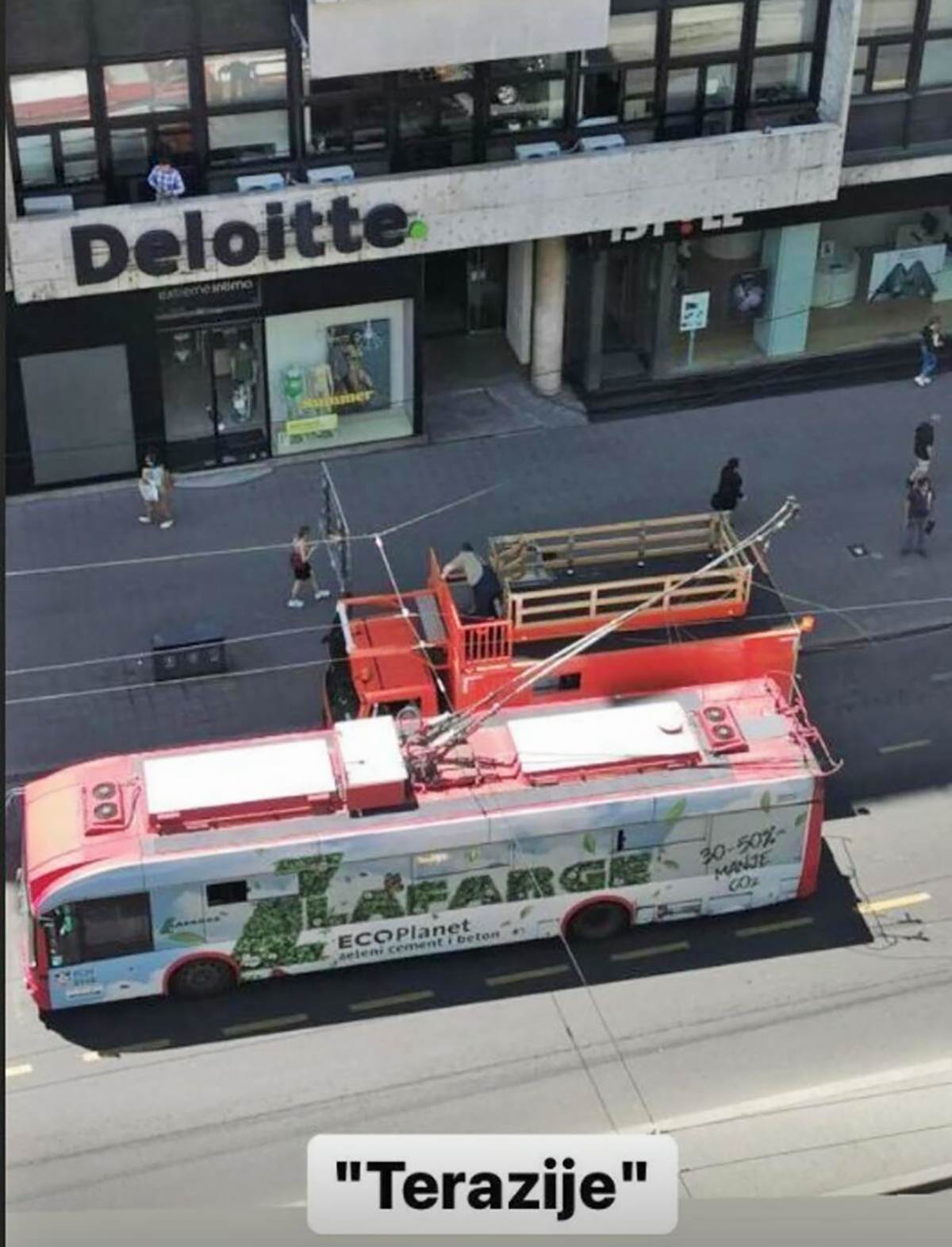 Kamion udario u stub kontaktne mreže trolejbusa na Zvezdari | Mondo