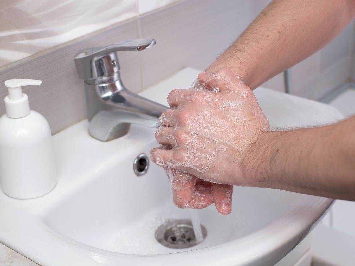 Čemu služi rupa na lavabou | Mondo