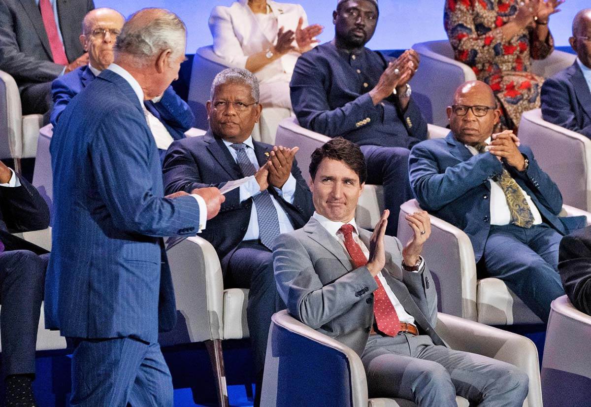 Džastin Trudo poneo stolicu sa sobom | Mondo