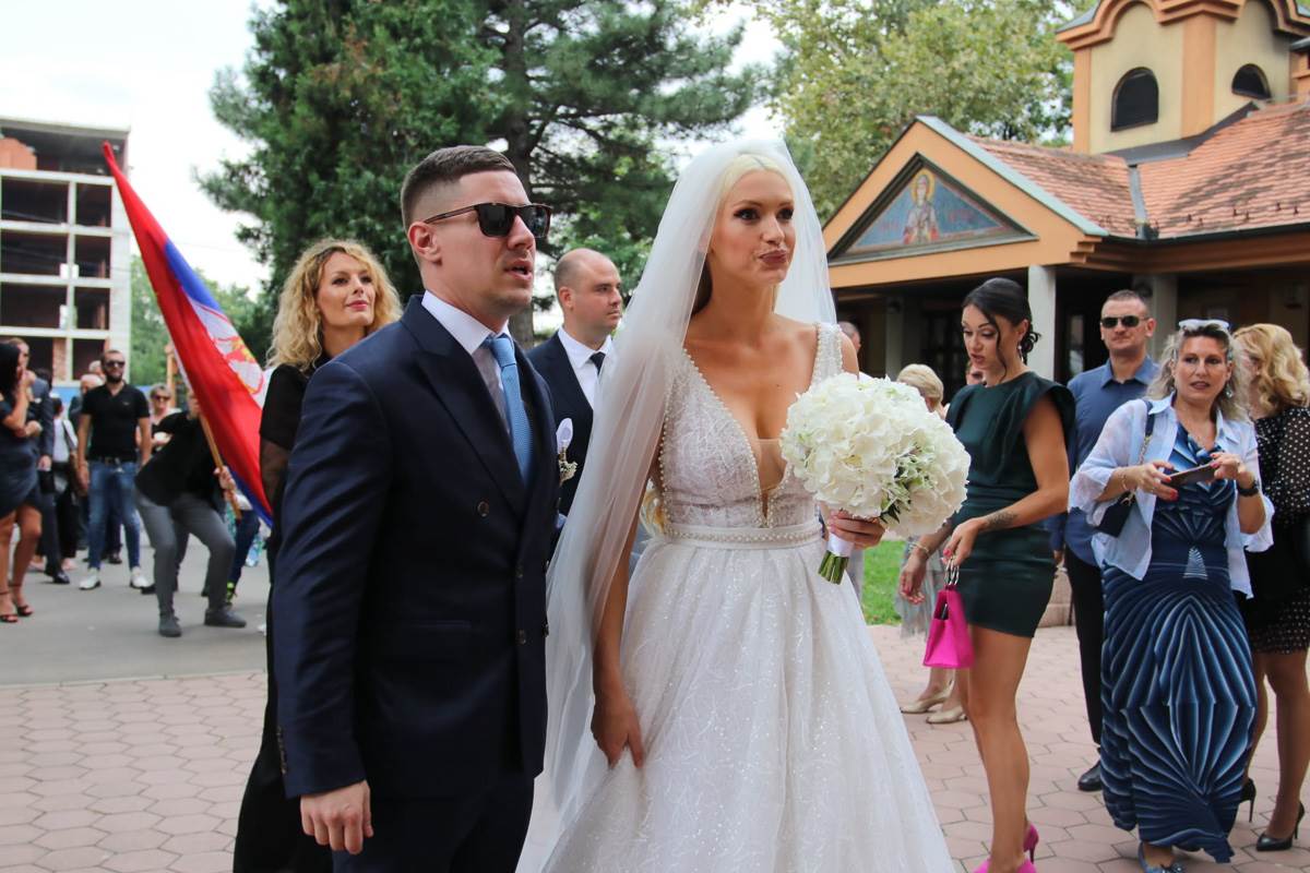 Anja Mit se udala kolege pevale In corpore sano | Mondo