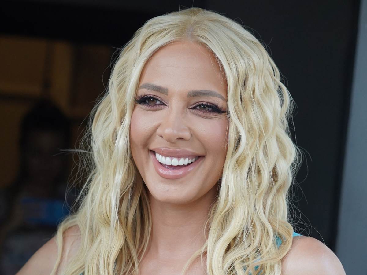 Milica Todorović se slikala na ivici bazena u tangama | Mondo