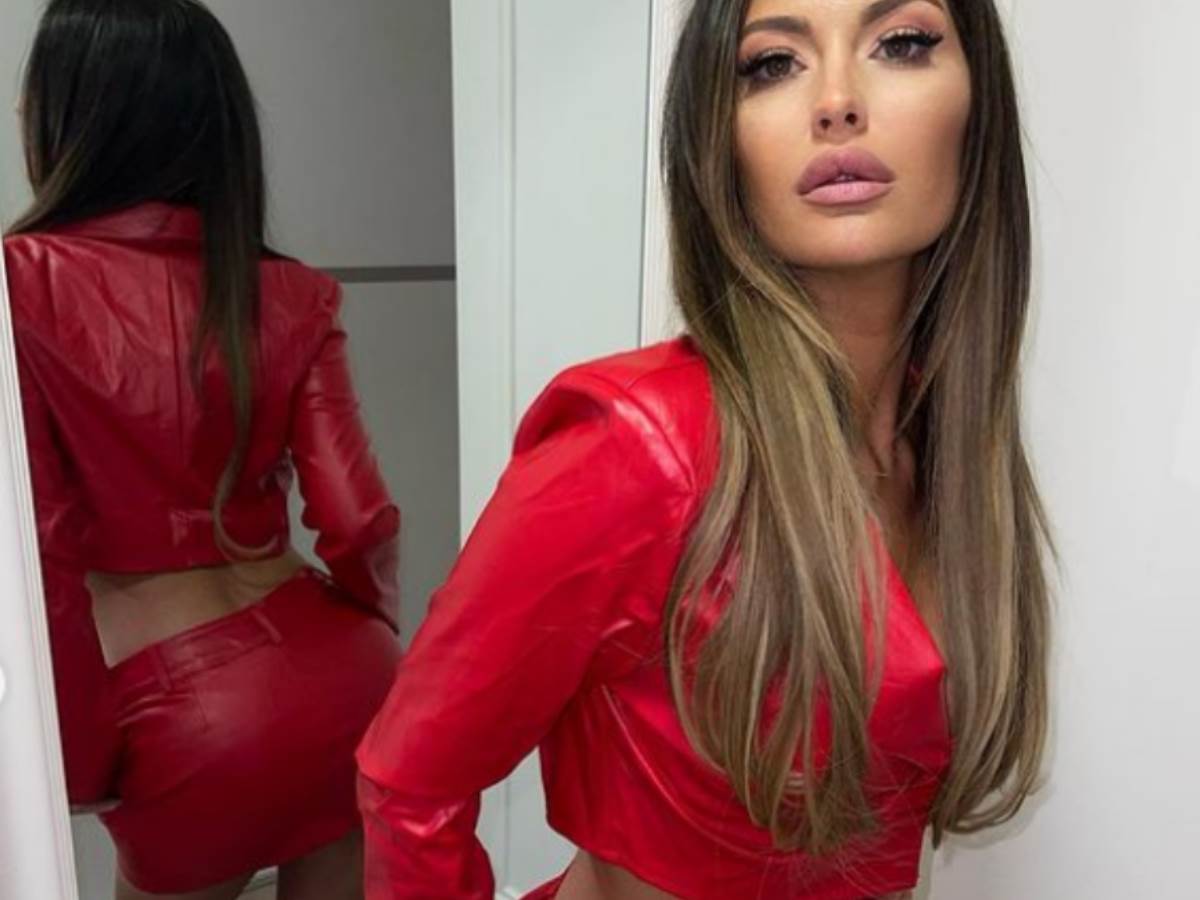 Ana Radulović u miniću | Mondo