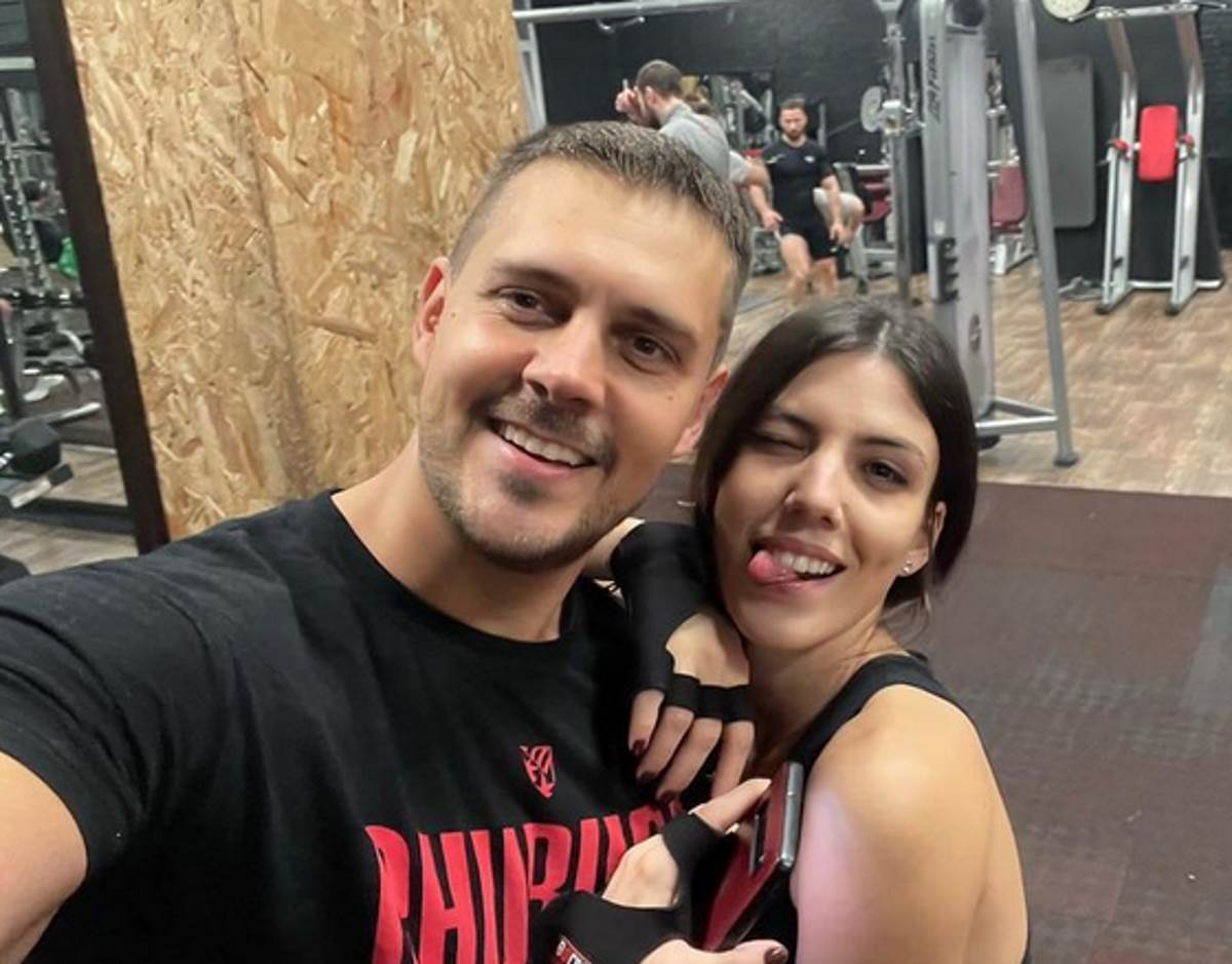 Verio se Miloš Biković, Ivana Malić pokazala prsten | Mondo