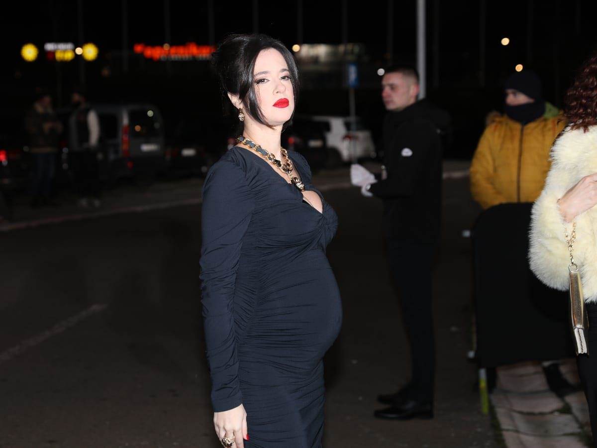 Sajsi MC trudna muž | Mondo