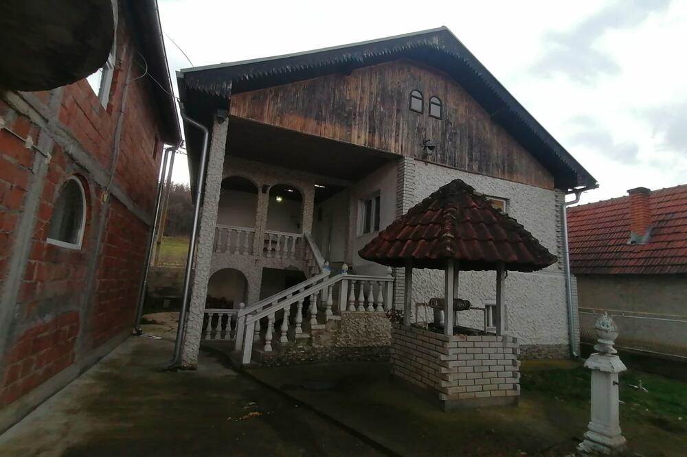 Unuk ubio dedu sekirom kod Prokuplja | Mondo