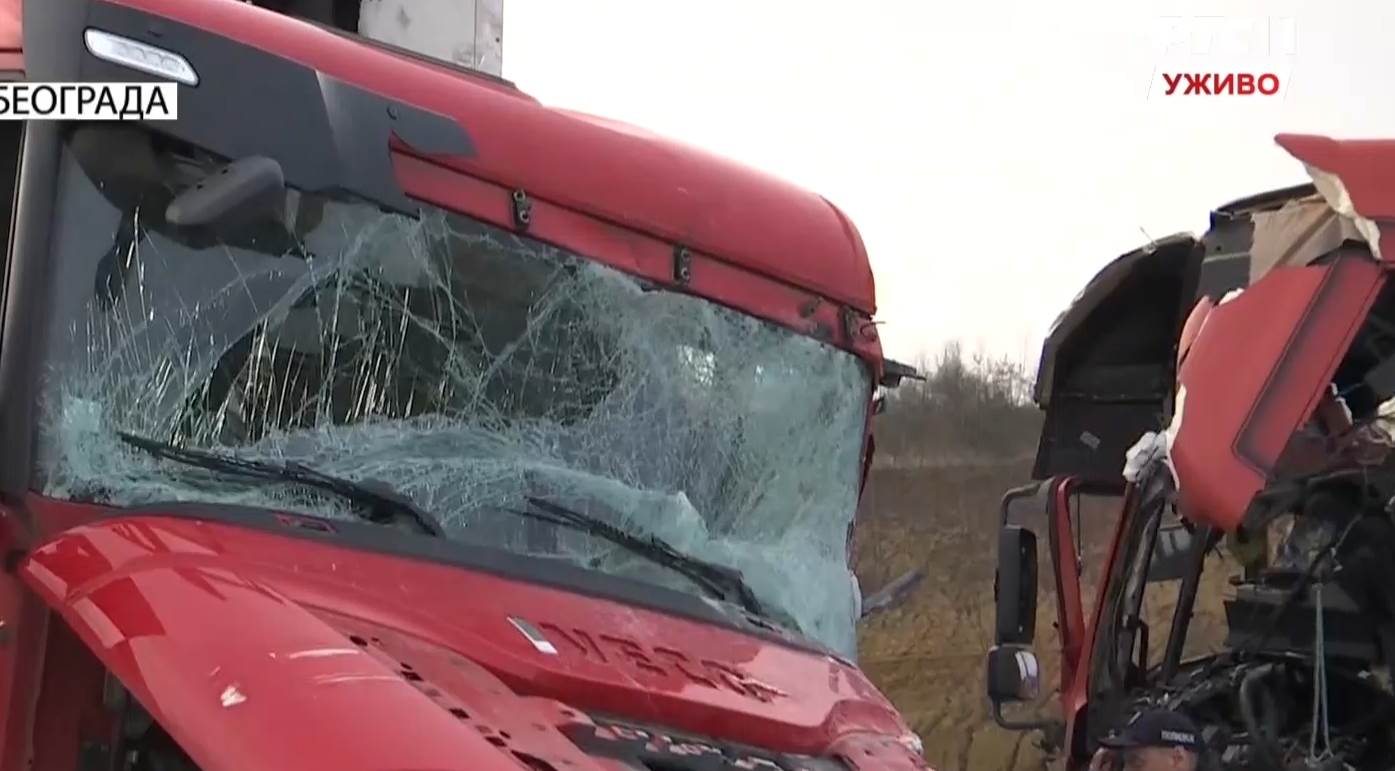 Detalji sudara kamiona na obilaznici kod Resnika | Mondo