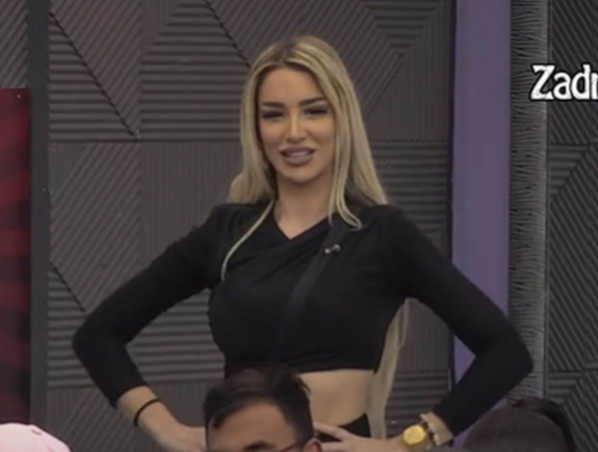 Aleksandra Nikolić stavila nove zube | Mondo