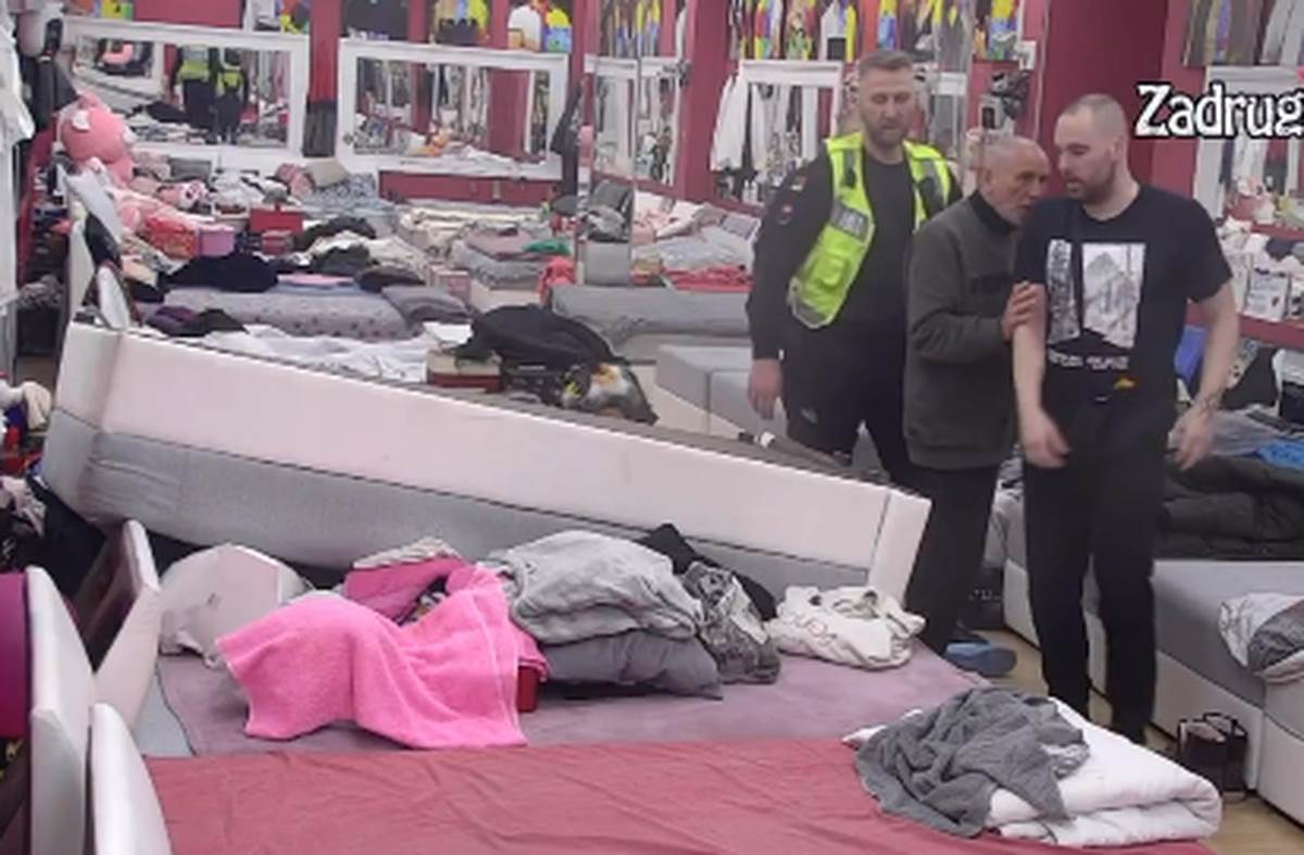 Zvezdan Slavnić prevrnuo Anin krevet | Mondo TV