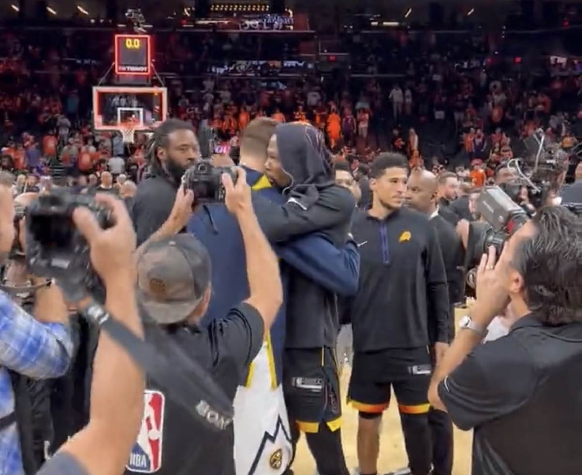 Kevin Durent prvi čestitao Nikoli Jokiću | Mondo