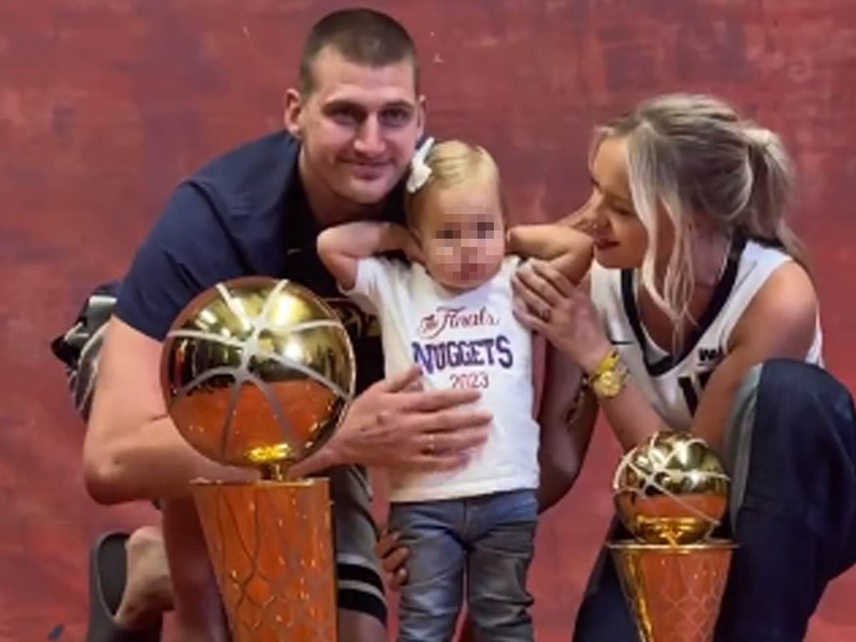 Ognjena ćerka Nikole Jokića se igra sa NBA peharom | Mondo