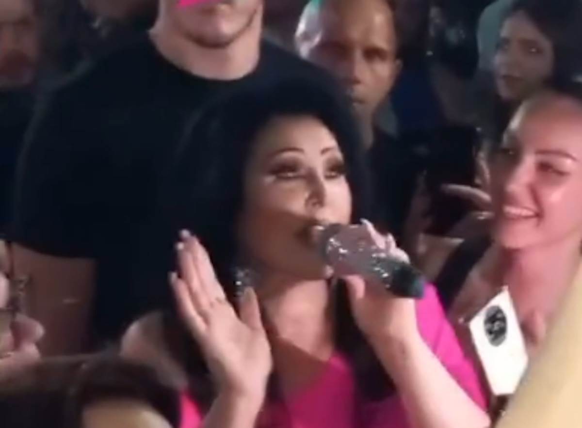 Dragana Mirković sišla u publiku na koncertu | Mondo