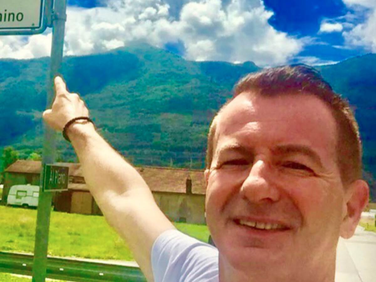 Dejan Ćirković Ćira živi u kolibi | Mondo