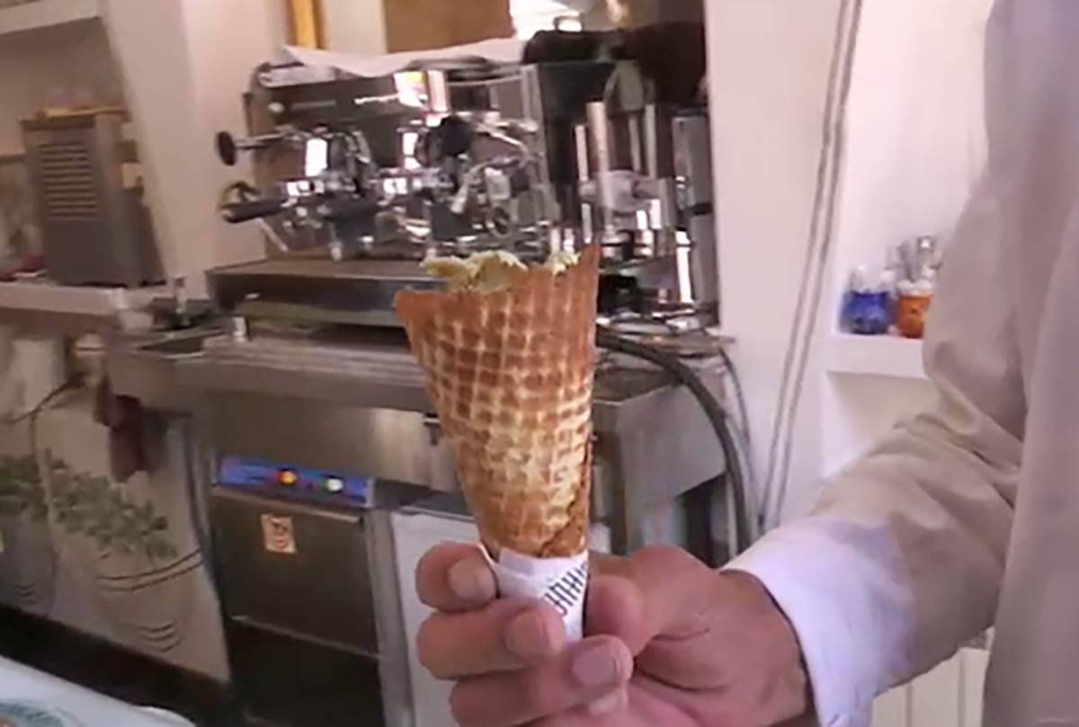 Sladoled od ajvara u Zemunu | Mondo