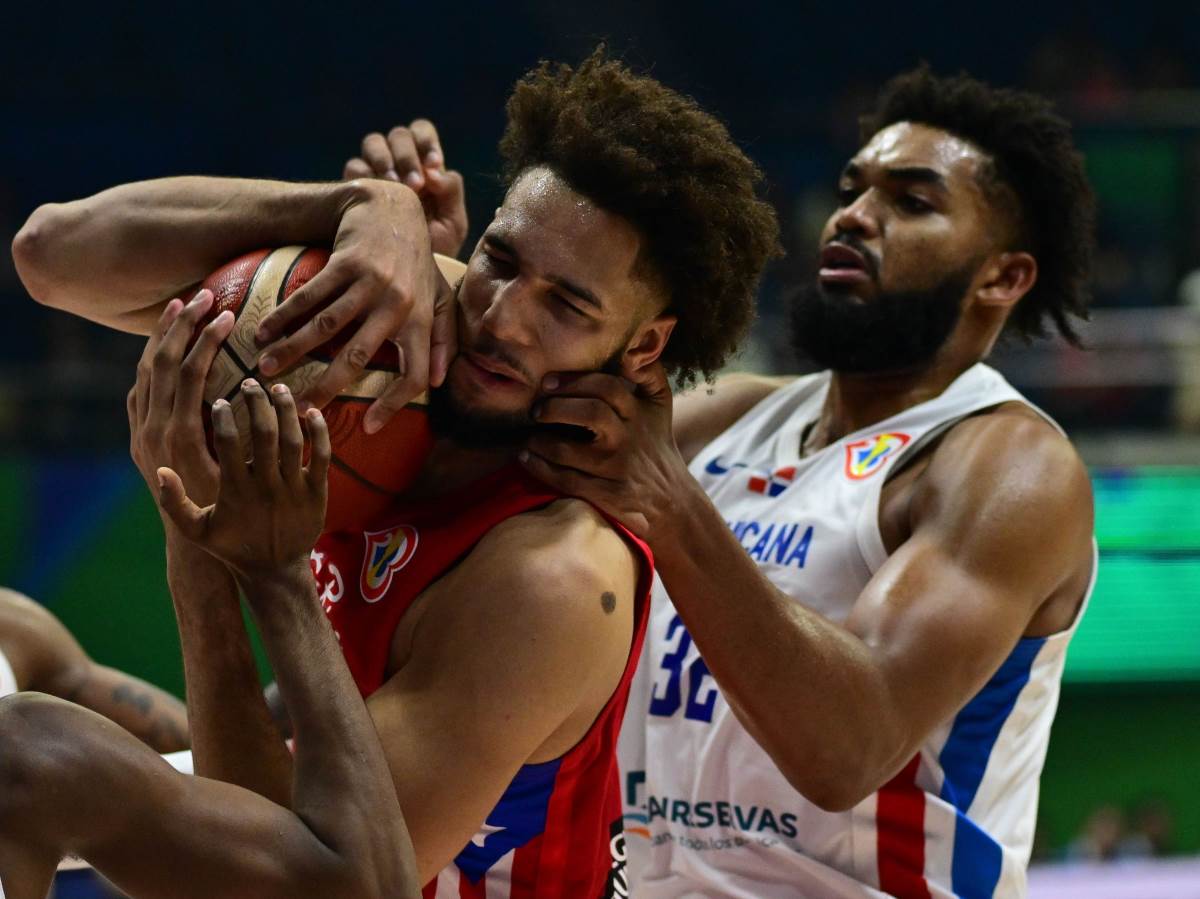 Karl Entoni Tauns naoštren pred Srbiju | Mondo