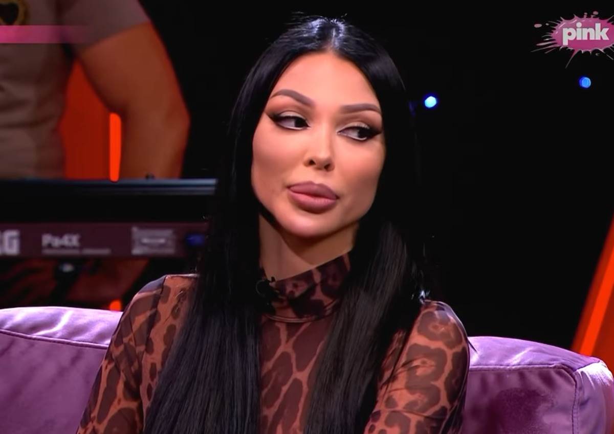 Maji Marinković se izdeformisala zadnjica | Mondo