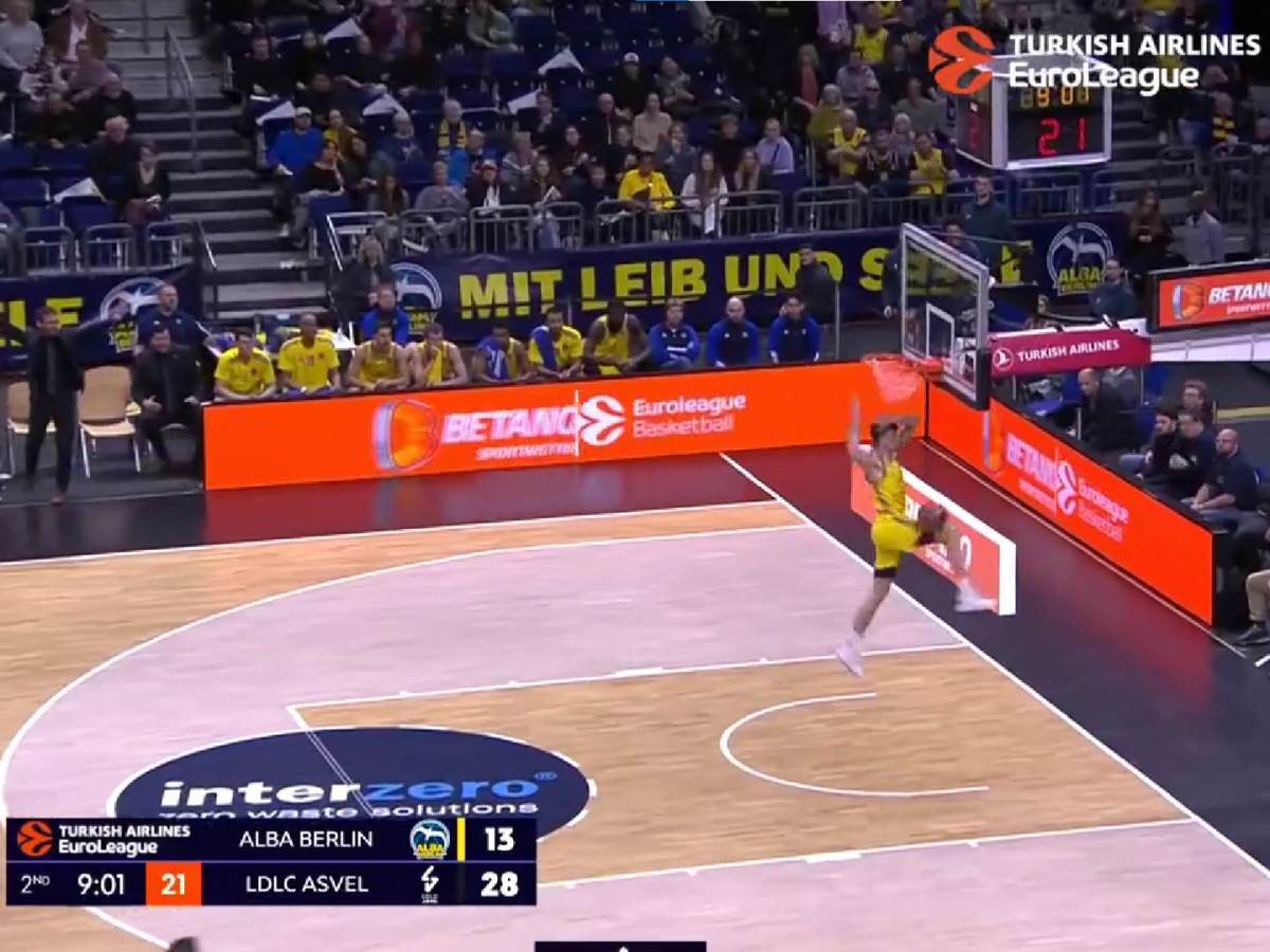 Neverovatno zakucavanje u Evroligi video snimak | Mondo