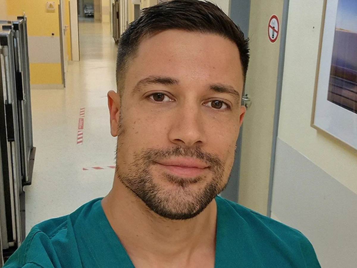 Kako izgleda Vasilije Vujović najzgodniji hirurg na svetu | Mondo