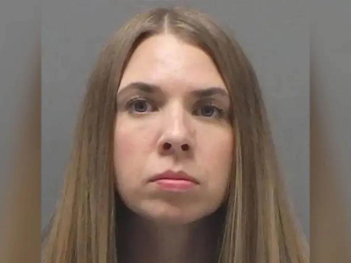 Nastavnica iz Luizijane slala učeniku gole fotografije | Mondo