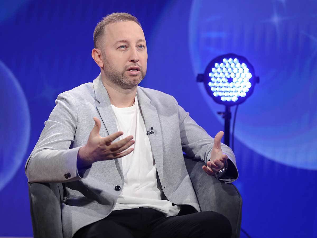 Milan Maglov se oprostio od bake | Mondo