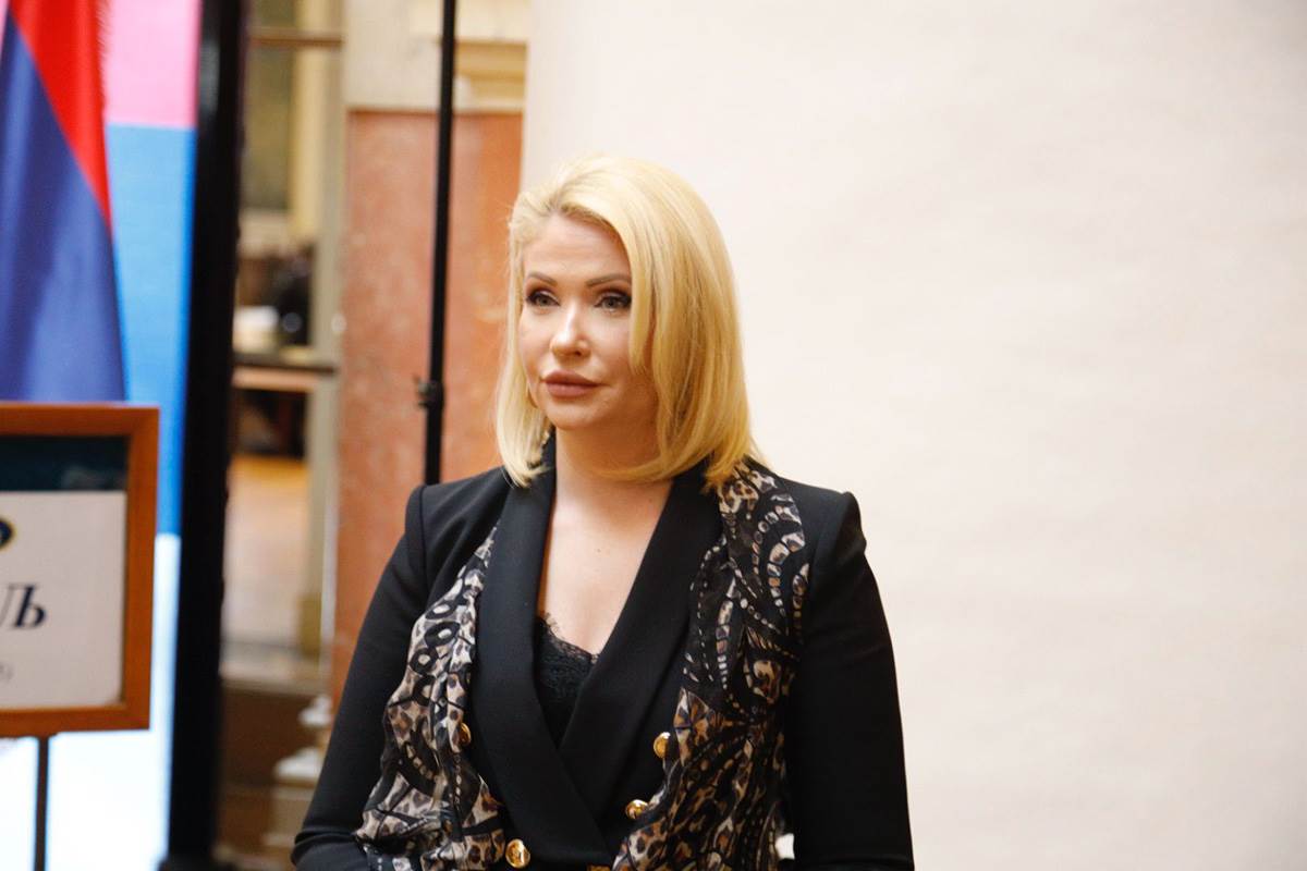 Sandra Božić se oglasila nakon napada u Beogradu: Pokazala i povređenu ...