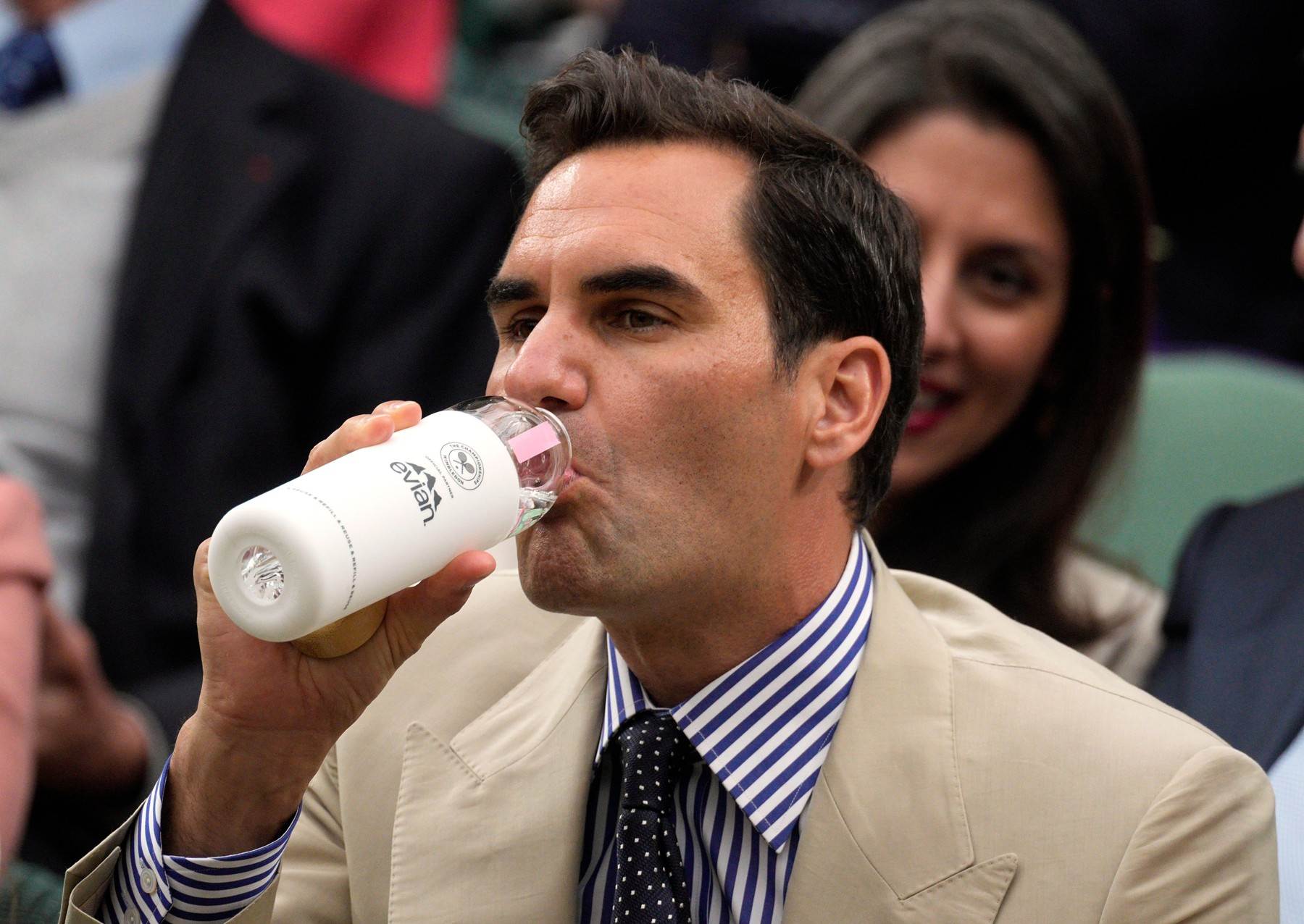 Rodžer Federer pravi patike u Vijetnamu | Mondo