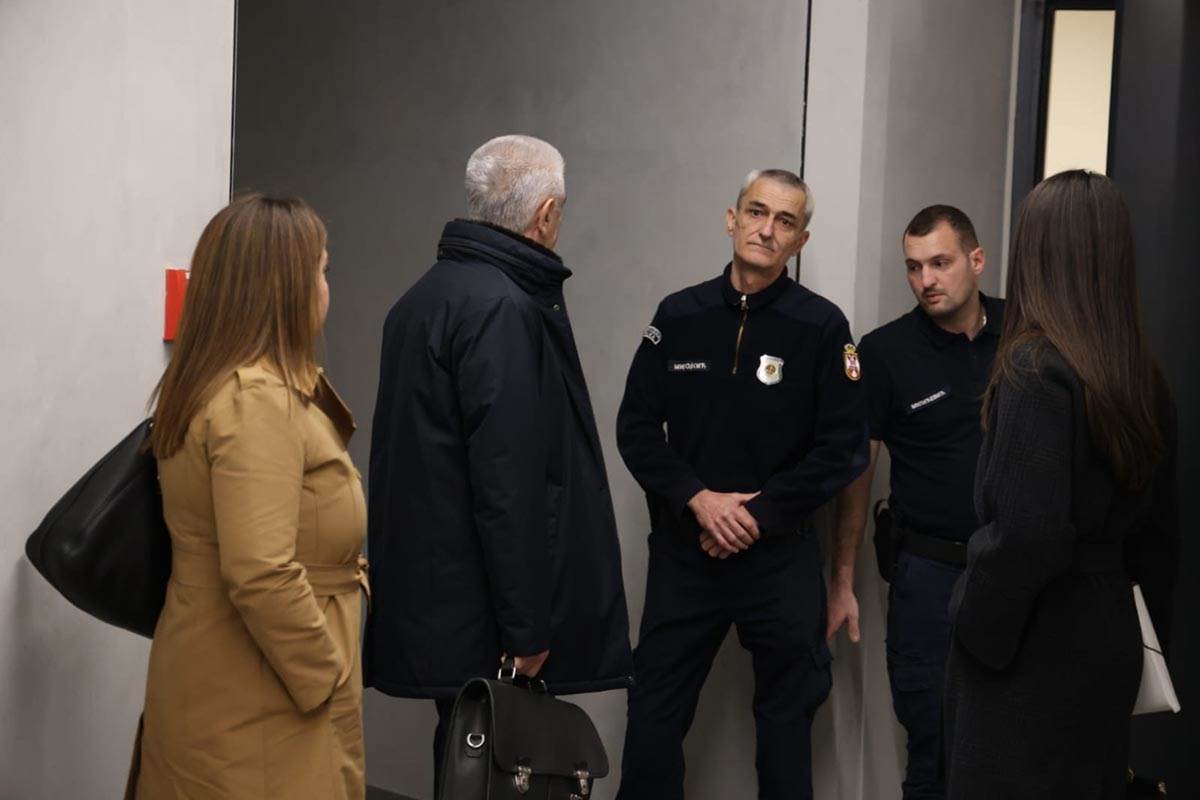 Saslušanje dečaka koji je ranjen u školi Vladislav Ribnikar | Mondo