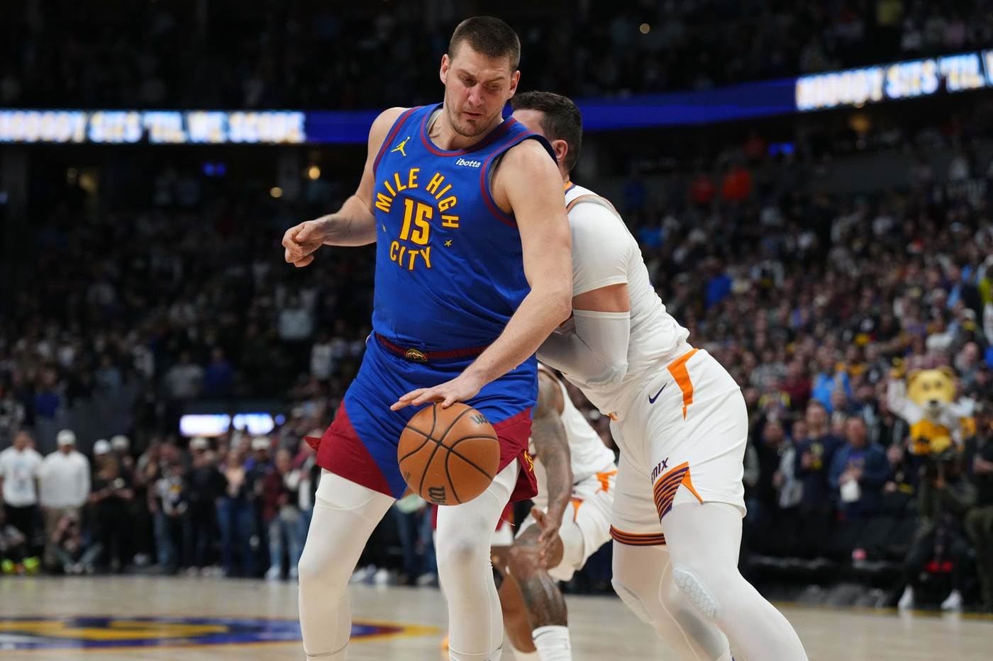 Nikola Jokić dabl-dabl u porazu od Finiksa | Mondo