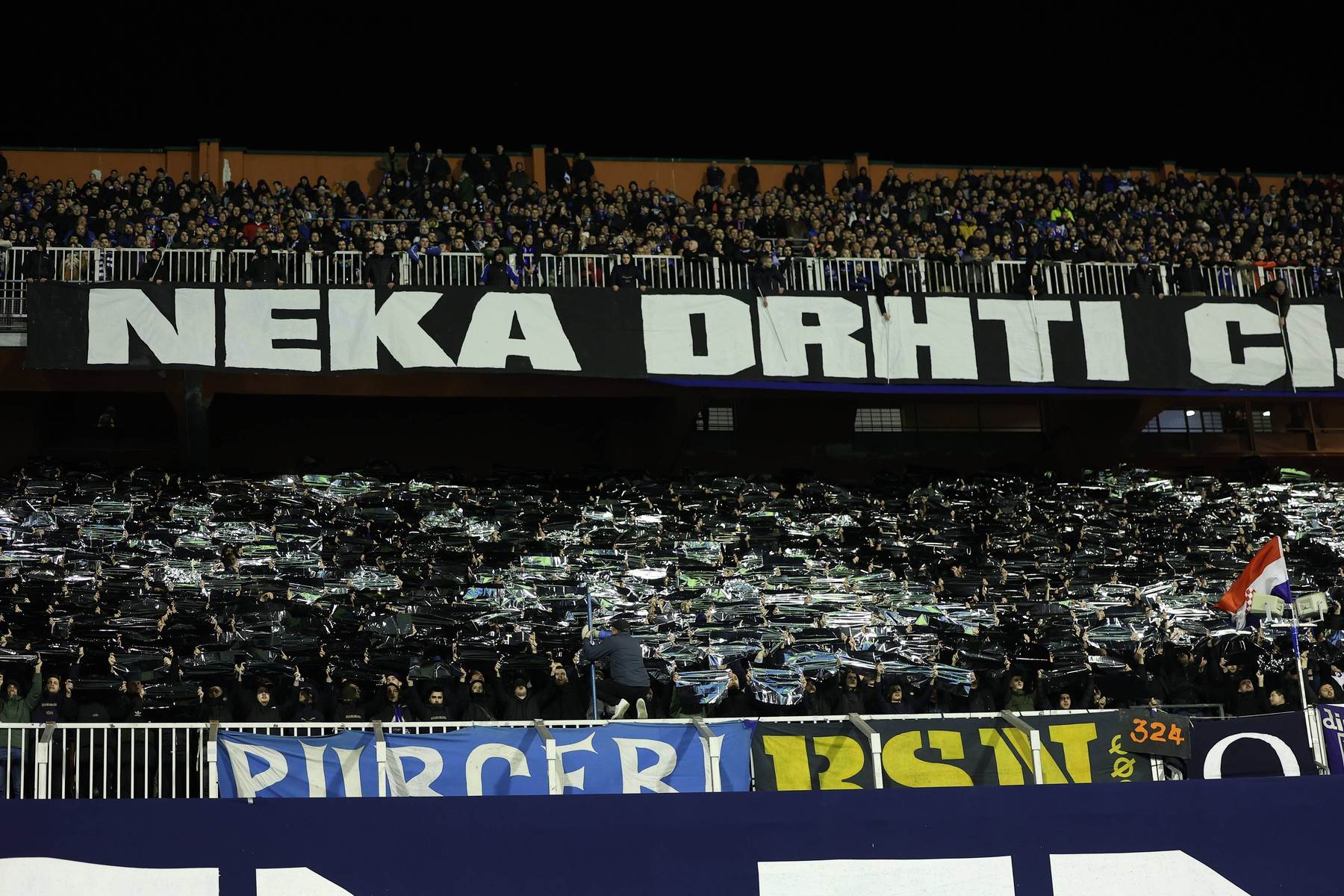 Transparent navijača Dinamo Zagreb: Denis Oroši član Skupštine navija ...