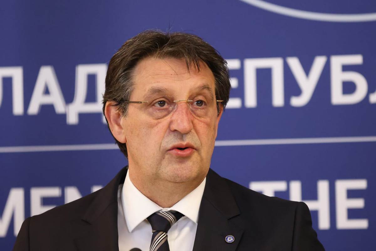 Ministar Bratislav Gašić imao udes | Mondo