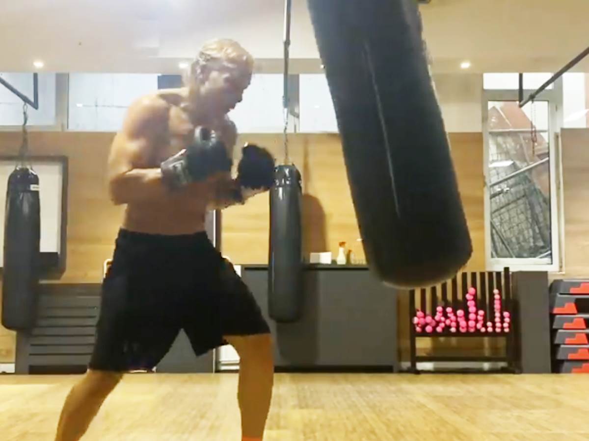 Milan Kalinić se skinuo pa pokazao isklesano telo u šestoj deceniji | Mondo