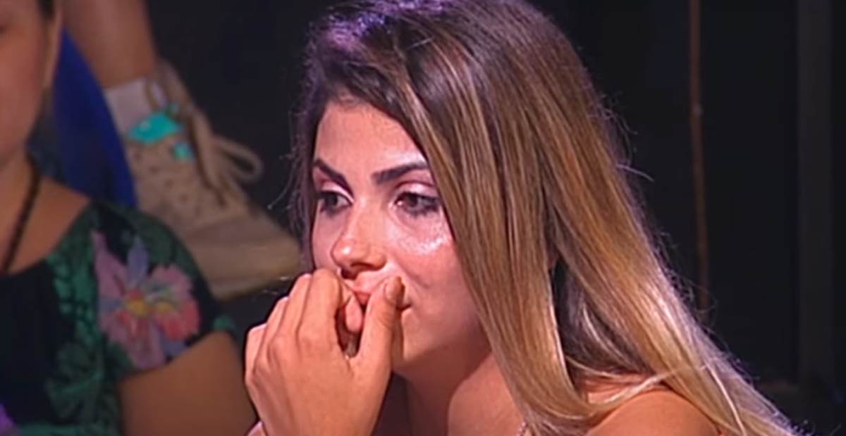 Bojana ostavila Anđelu, ona se brže bolje vratila kod roditelja koji su je se odrekli | Mondo