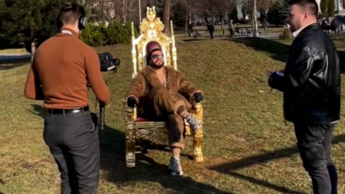 Adam Adaktar u klompama od 110000 dinara | Mondo