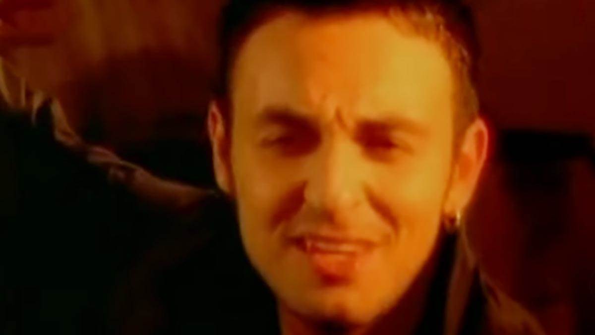 Sandi Cenov se skinuo u kupaći pokazao tetovaže i zgodnu suprugu | Mondo