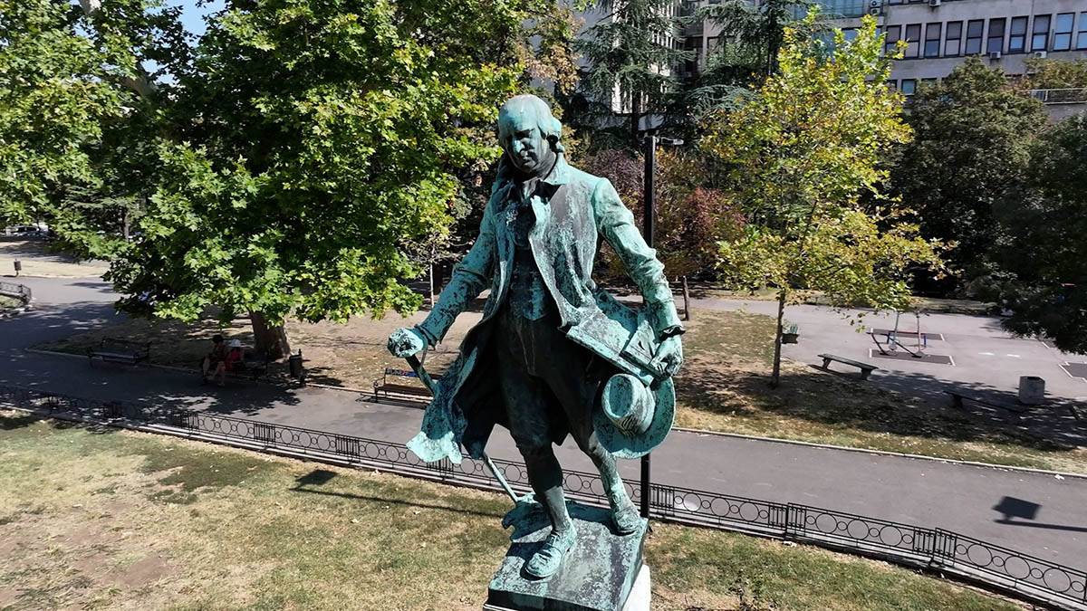 Bio je prvi ministar prosvete: Spomenik Dositeju Obradoviću, počast ...