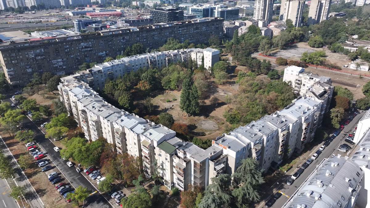 „Potkovica” u Bloku 28: Jedna od najneobičnijih beogradskih zgrada već ...