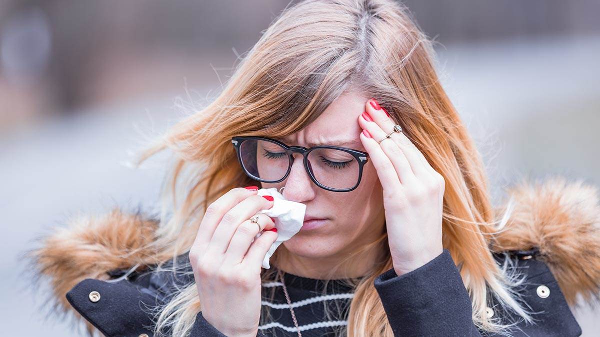 Curenje iz nosa, kašalj i začepljenost simptomi alergije | Mondo