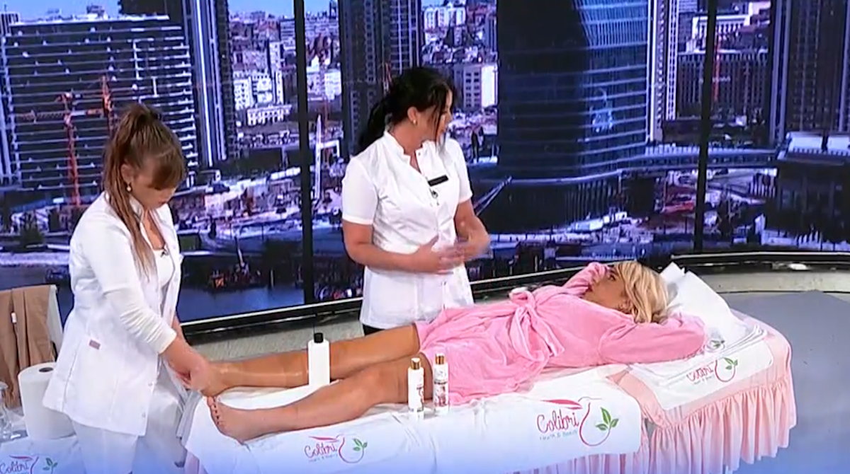 Jovana Jeremić se masira u Jutarnjem programu | Mondo