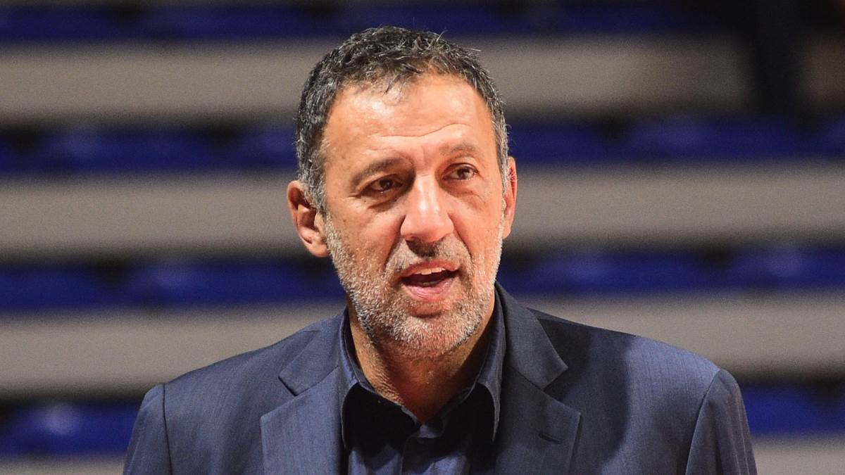 Oporavak Vlade Divca sa veštačkim kukom | Mondo