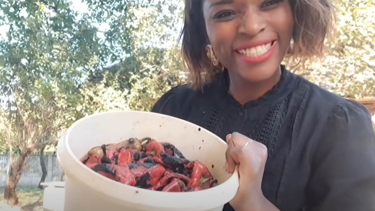 Naledi Repaja srpska snajka iz plemena Zulu spremila ajvar | Mondo