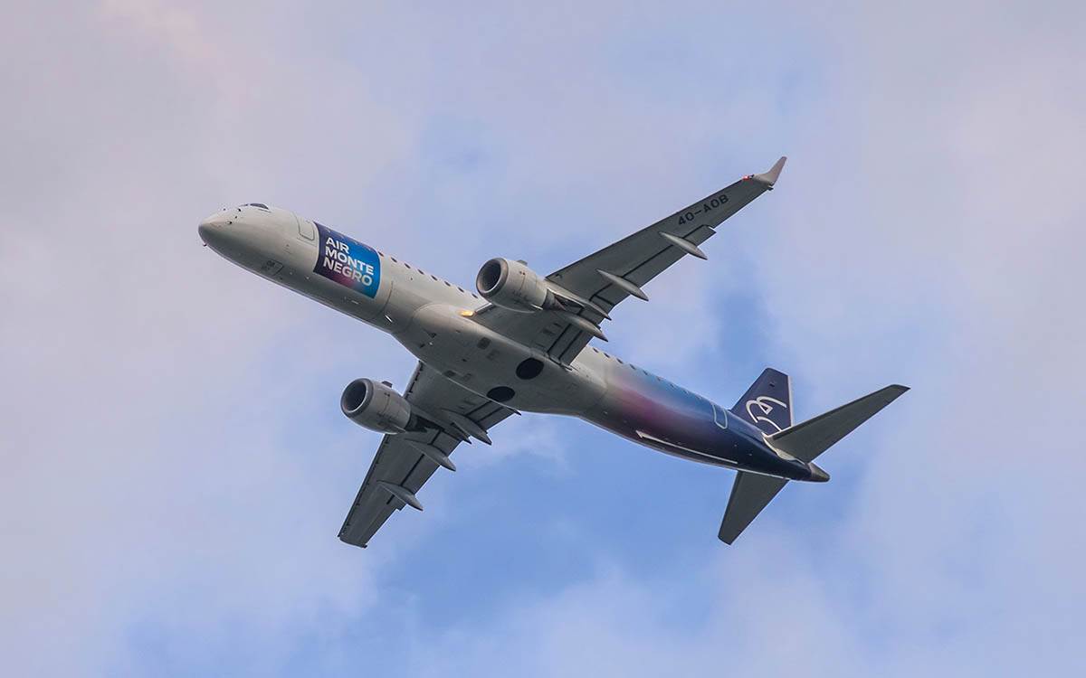 Avion iz Podgorice hitno prizemljen u Beogradu | Mondo