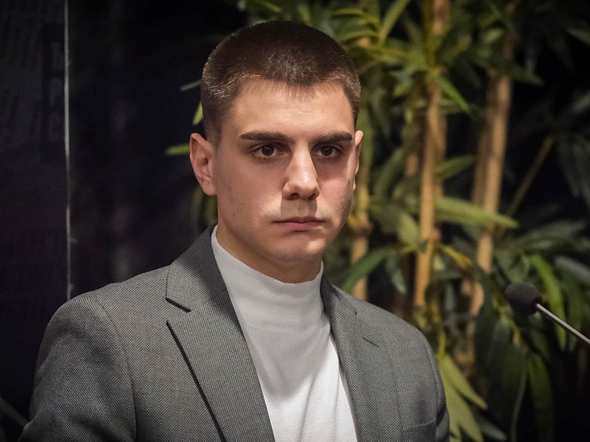 Lazar Tasić iz serije Sablja zaprosio devojku | Mondo