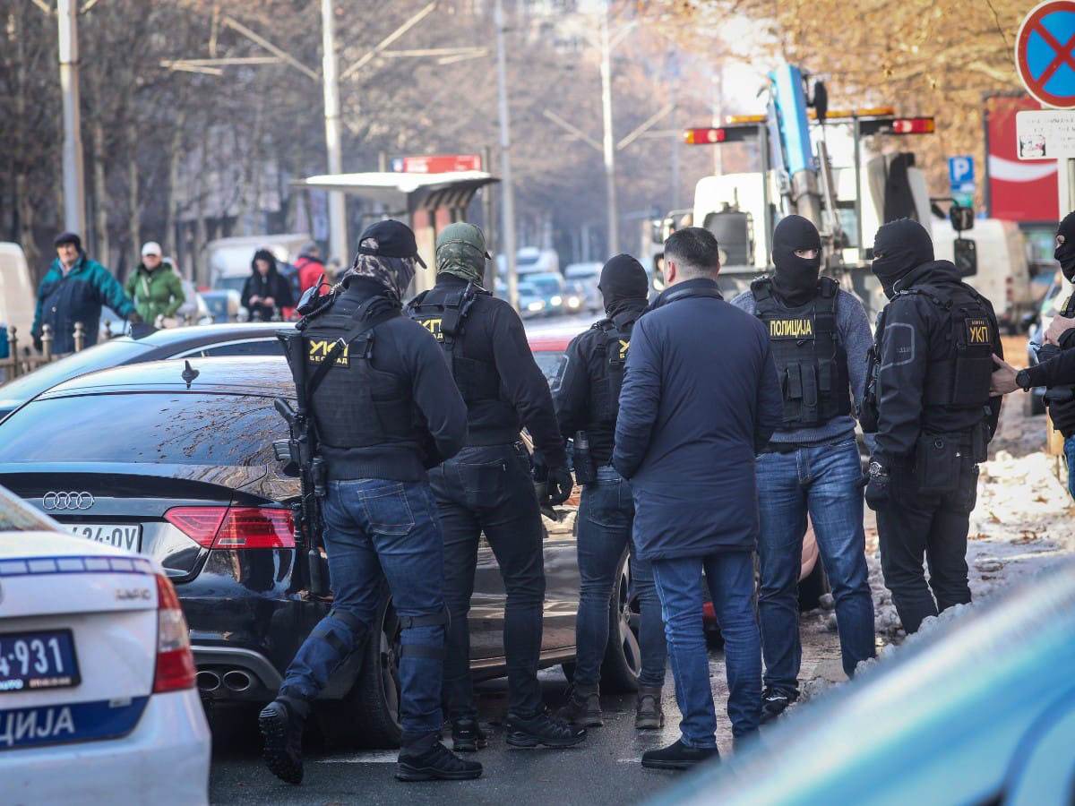 Pucnjava u Beogradu u Bulevaru kralja Aleksandra! Veliki broj pripadnika UKP na licu mesta ...