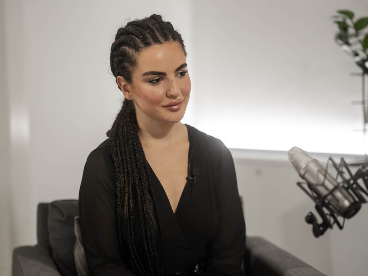 Tamara Misirlić rođena sa 6 prstiju, prvi put objavila fotografiju | Mondo